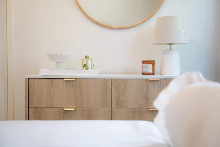 Comfortable Home For 6 | Long & Short Stays - Belconnen