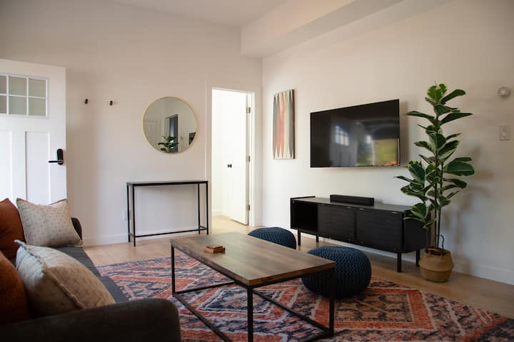 Bright & Modern 2br W/ Garage In Prime Marin - San Rafael, CA