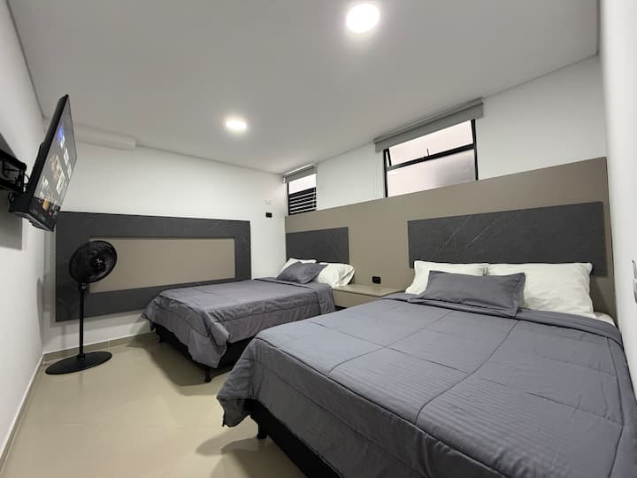 Alojamiento Triple | Amplio | Funcional | Laureles - Medellín