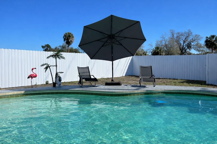 Brandon Private Home W/ Pool & Patio - Riverview, FL