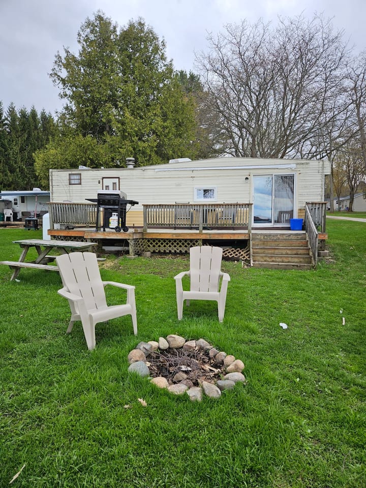 Trailer 10 - Lakefront - Port Hope