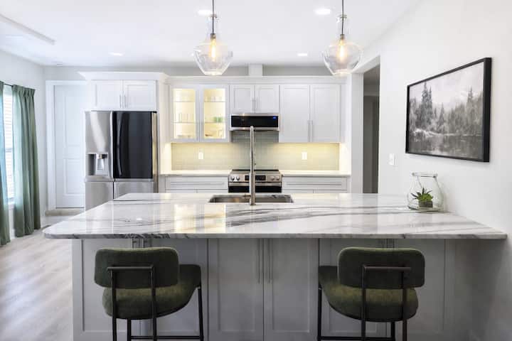 Modern 1 Bdr Apt/20 Minutes From Atl Airport - Peachtree City, GA