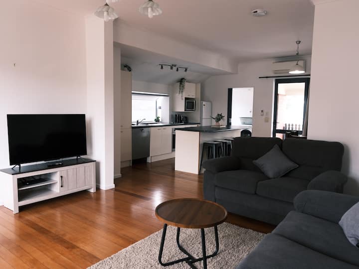 Sweet Home In Avalon - Lower Hutt