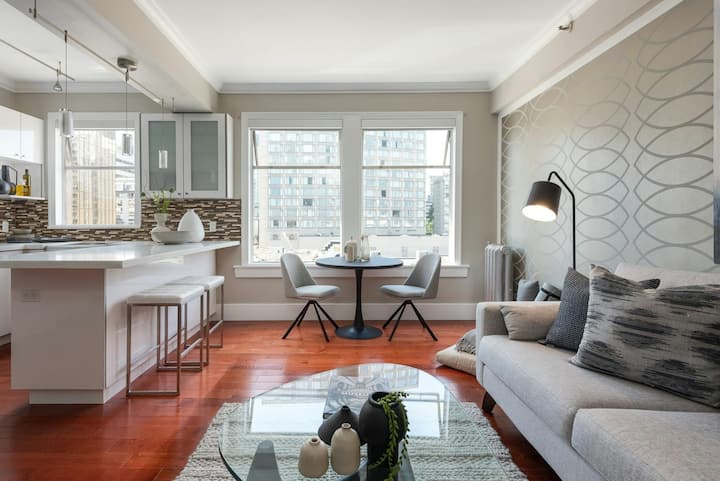 Luxury Downtown Heritage Apartment - Fifa Ready - Vancouver