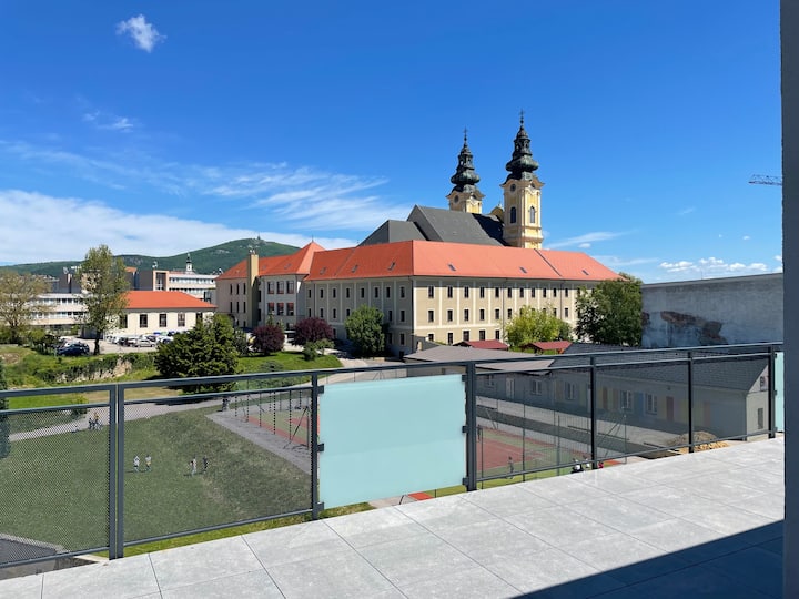 2-izbový Byt S Terasou A Výhľadom V Centre Mesta - Nitra