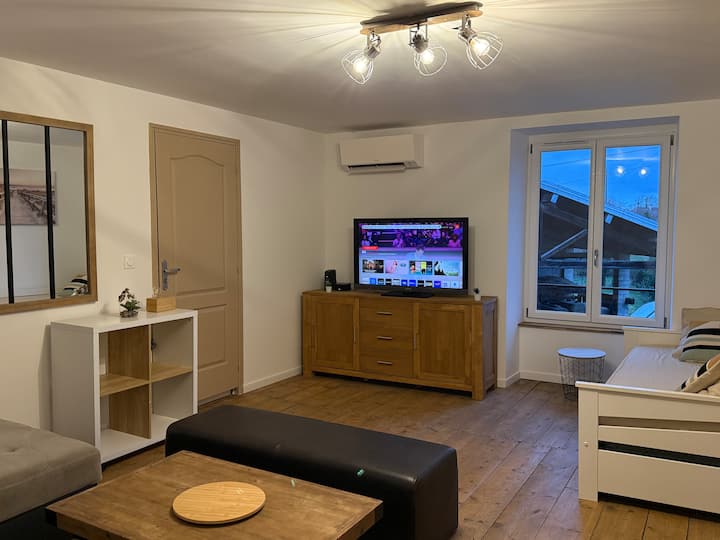 Titre :
F3 De Charme Avec 3 Chambres – 8 Couchages - Lons-le-Saunier