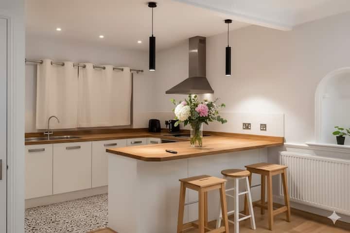 Cozy 1-bed Self-contained Flat Near Leeds Airport - Otley - Leeds