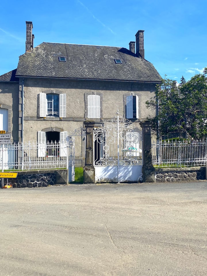 Maison Dellac – Les Clés Du Temps - Cantal