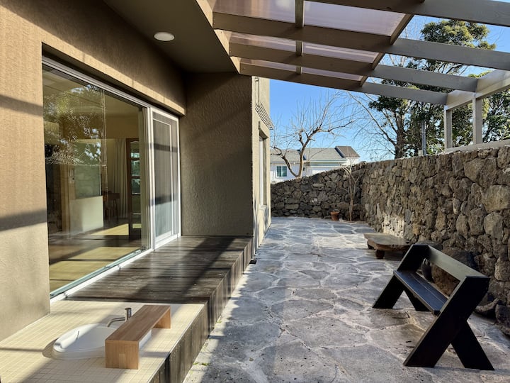 돔뱅이온담 - South Korea