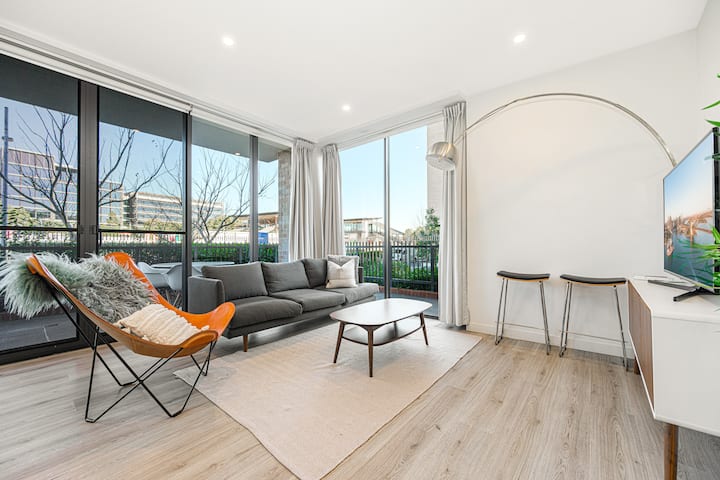 Modern Apartment In Penrith | Close To Shops - Penrith