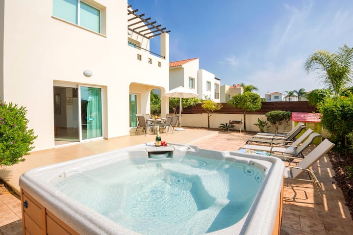 Kiki Villa-3 Bed Villa With Jaccuzi - Protaras