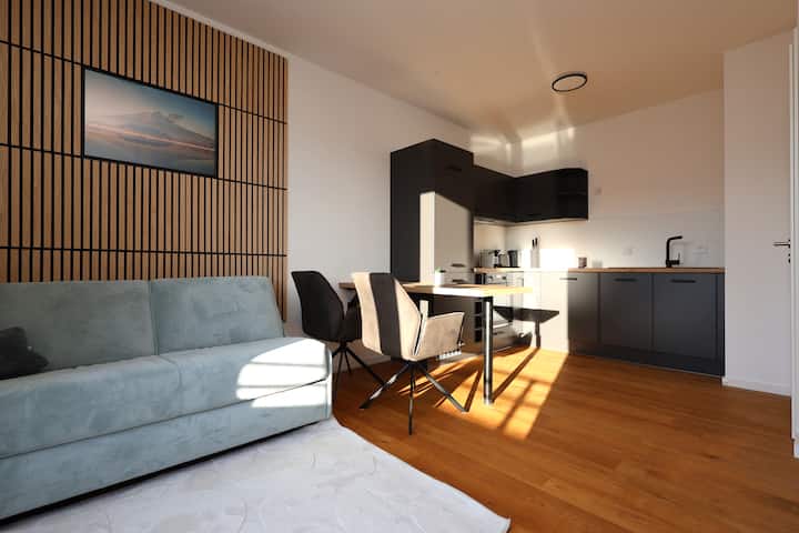 Neubau - Möbliertes Wohnen Der Extraklasse! - Wolfratshausen