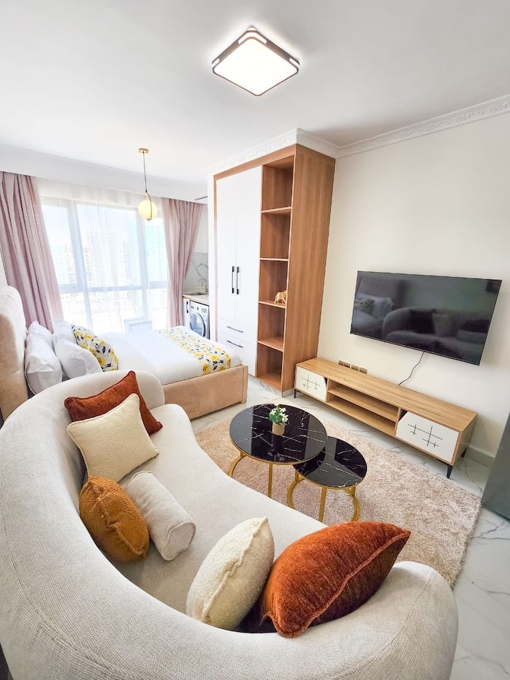 Private Mancave Studio @Yaya With Gym & Restaurant - Nairobi
