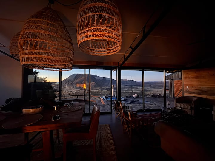 Off-grid Karoo Escape With Panoramic Mountain View - Western Cape