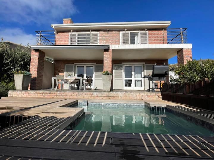 Die Steenhuisie - Pringle Bay