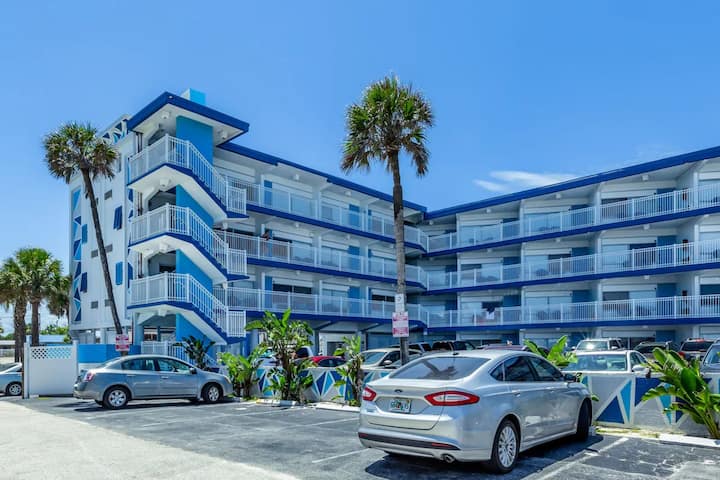Chateau Mar Beach Resort - Daytona Beach, FL