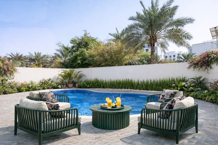 Al Barsha Big Design Fam Villa: Effortless Comfort - Dubai