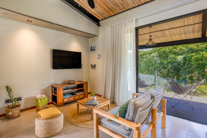 Charming Coastal Hideaway, Private & Scenic - Maurice