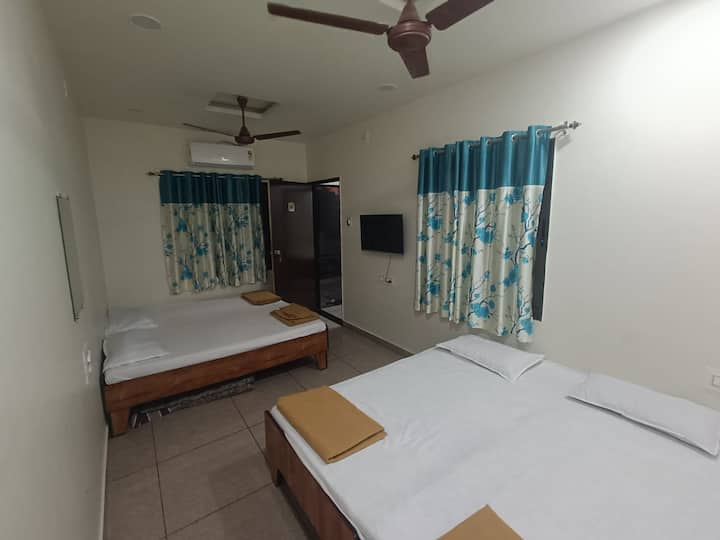 Krishna Home Stay - Dwarka