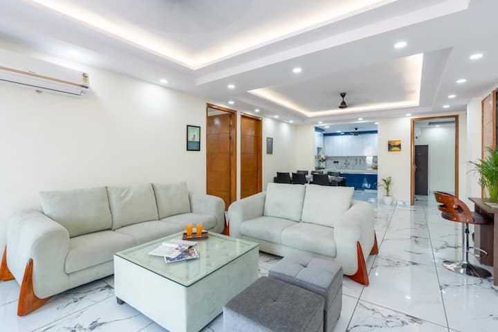 Homlee-classic 4bhk Flat Central Del-lift-parking - Ghaziabad