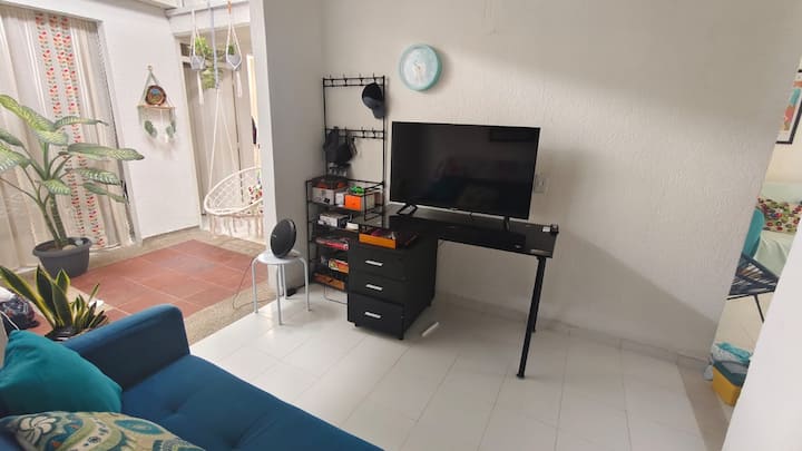 Beautiful House In A Gated Community With A Pool - Girardot