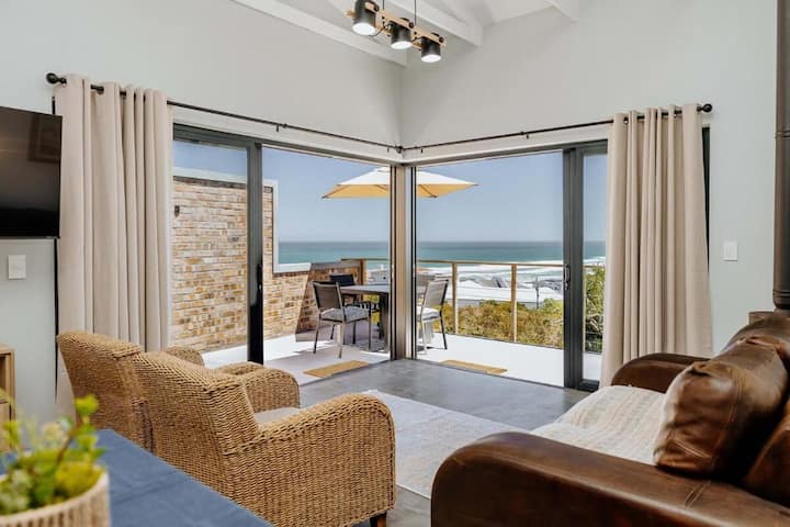 Zeehuisie Zondernaam In Yzerfontein - Yzerfontein