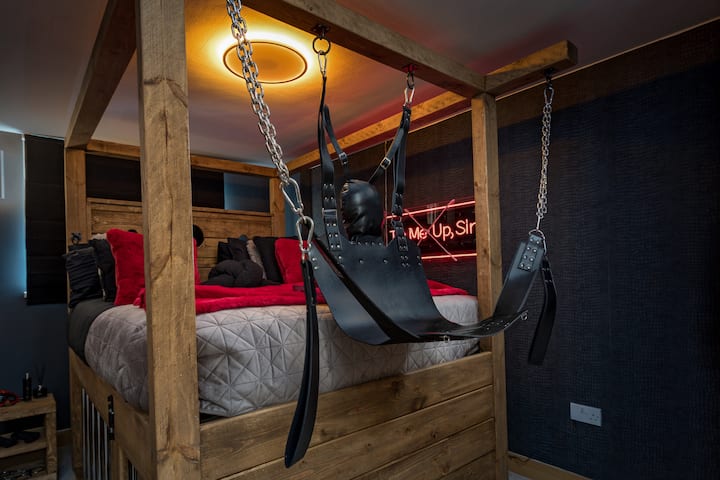 The Kinky Secret - Leeds