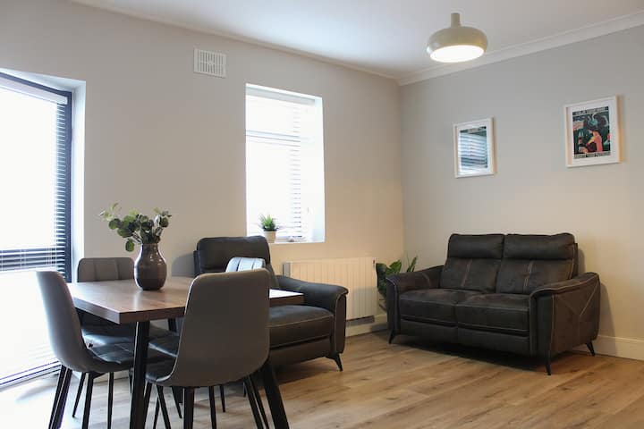 Modern 2br- Apt 2 | Walk To Guinness | Parking - Dublin