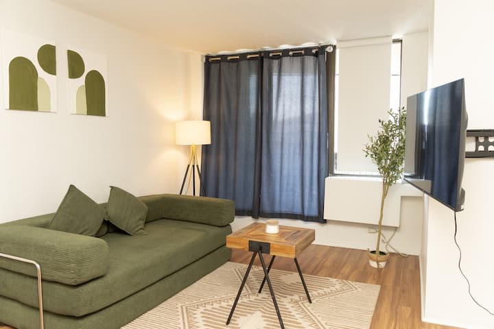 Mtl Downtown Condo With Free Indoor Parking - Montreal