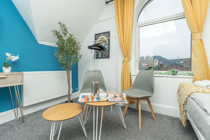 Open Mind Property - Spacious Ensuite Studio For 4 - Southsea