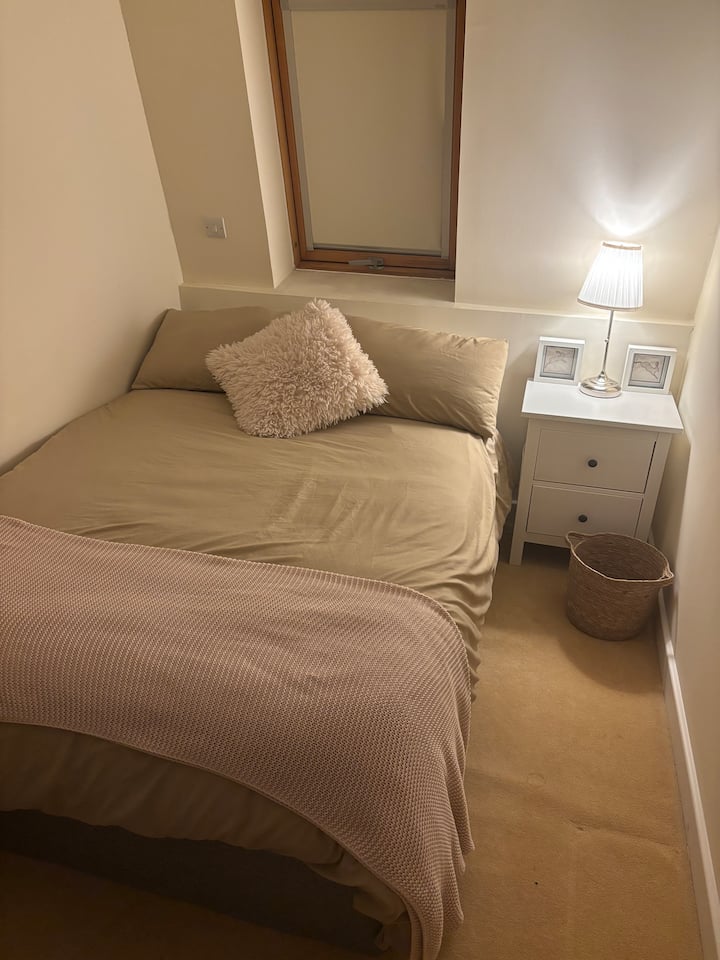Small Bedroom Available To Rent In Flat. - Maidstone