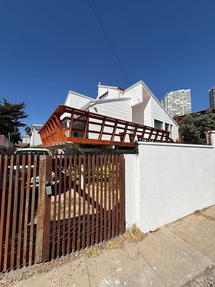 Espectacular Casa Con Vista Mar Y Wifi En Concon - Concón