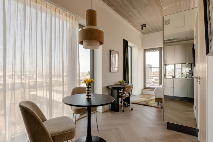 Mid-longstay Superior Corner Studio+balcony 30m2 - Amsterdam