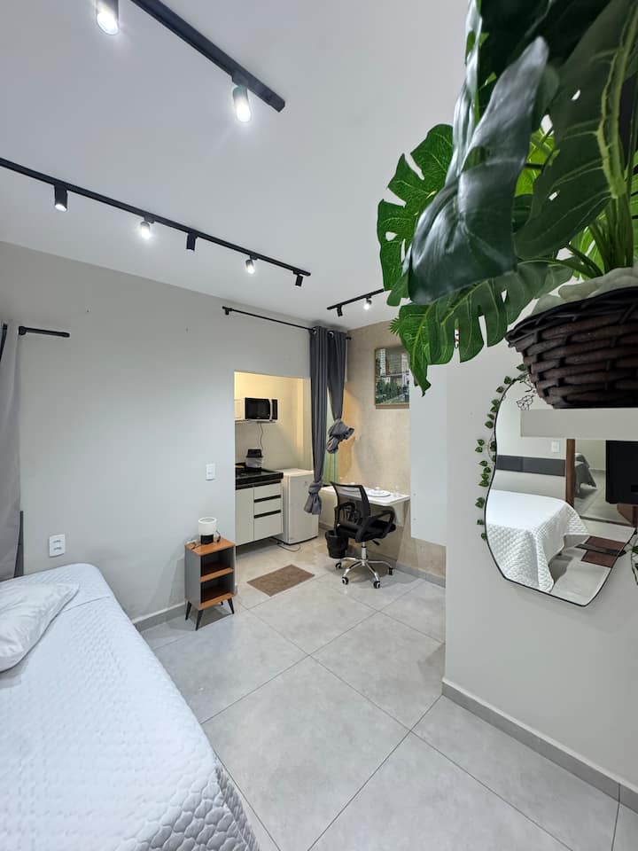 Studio 05. No Centro A 50m Da Delegacia - Araxá