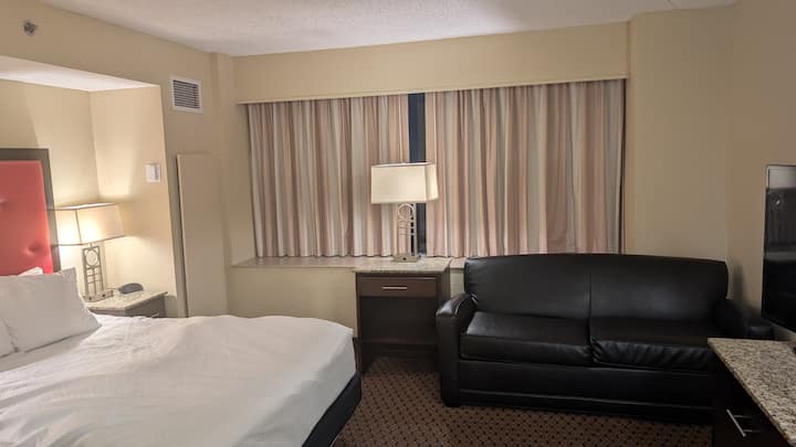 Oceanfront Boardwalk Studio • Views + Free Parking - New Jersey