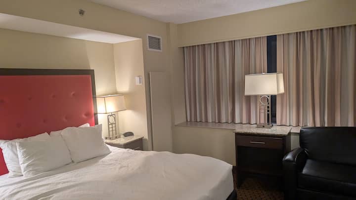 Beachfront Atlantic Palace Retreat Steps 2 Casinos - Atlantic City, NJ