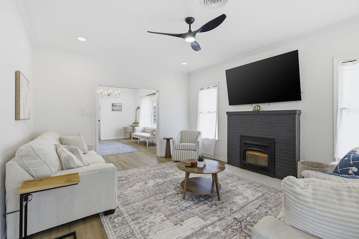 The Lake Charles Charmer - Lake Charles, LA