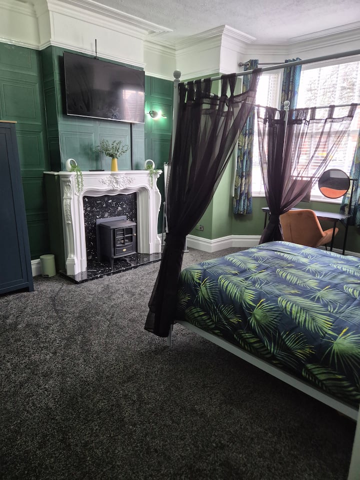 Skegness Centre Close To Beach, Shops, Beautiful - Skegness