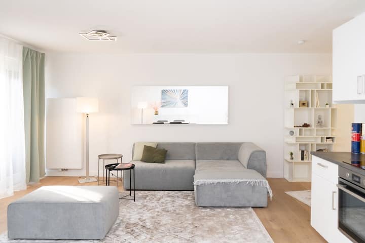 2 Zimmer In Einer Schönen Wohnung Mit Terrasse - Munich (Monacor di Baviera)