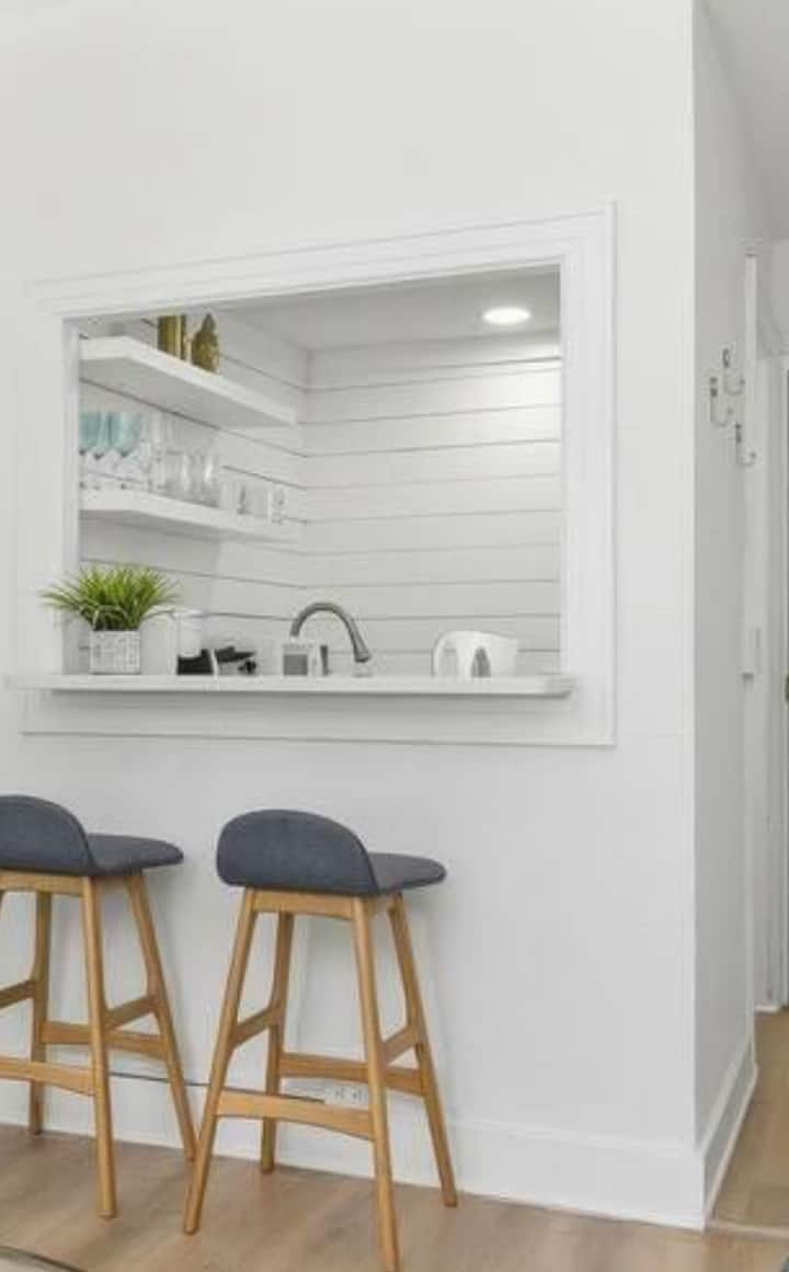 Condo In Palm Beach - Palm Beach, FL