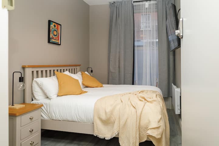 Affordable Double Room-city Centre -R6 - Donnybrook