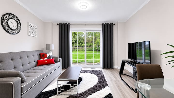Private 2br Lower Floor Suite | Private Entrance - Ontario