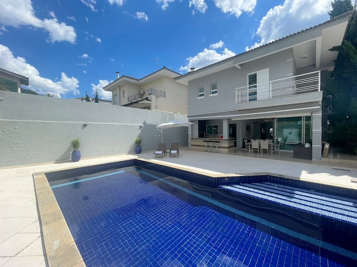 Casa De Alto Padrão | Piscina + Jacuzzi | 4 Suítes - Barueri
