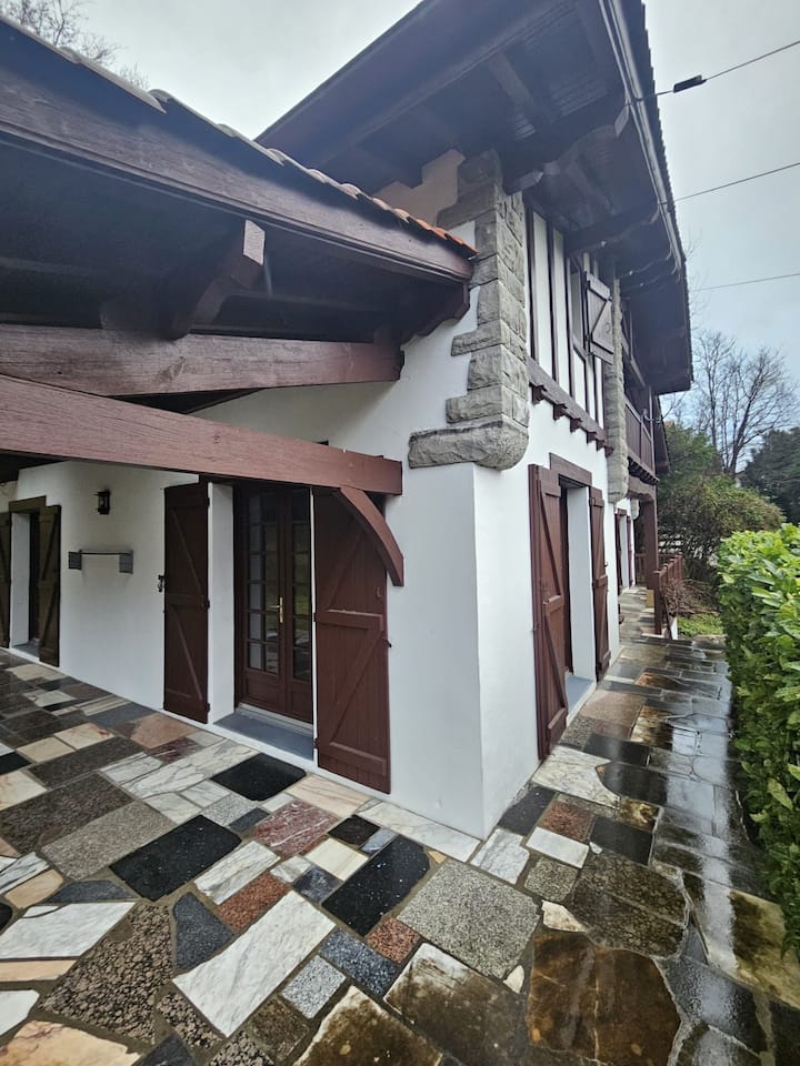 Appartement Entier Dans Une Maison Typique Basque. - Hendaye