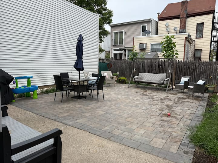 Nyc & Metlife 10-min Away•backyard Patio• Sleeps 5 - Edgewater, NJ