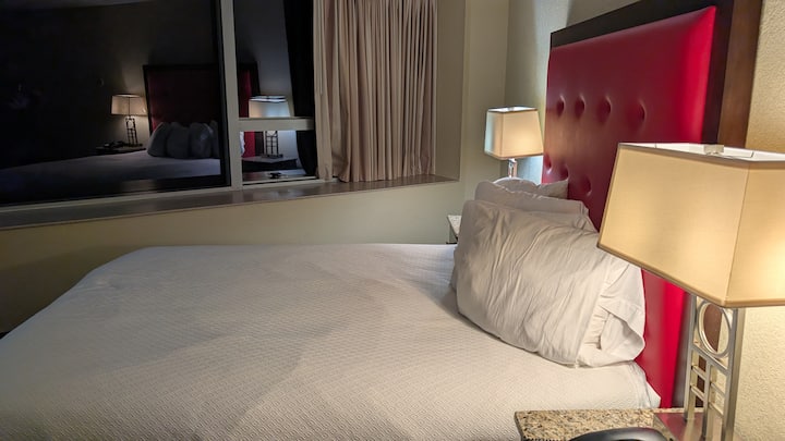 Wall Of Windows | Queen Studio | Free Parking - Atlantic City, NJ