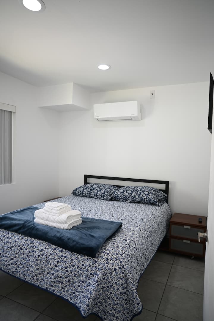 Bright 2br Home W/ Closets & In-unit Washer/dryer - El Segundo, CA