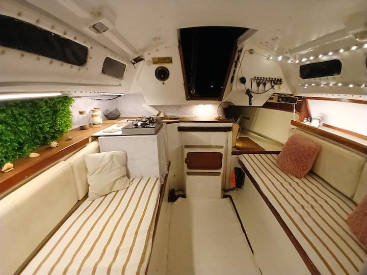 Viva A Experiência De Dormir A Bordo De Um Veleiro - Brazil