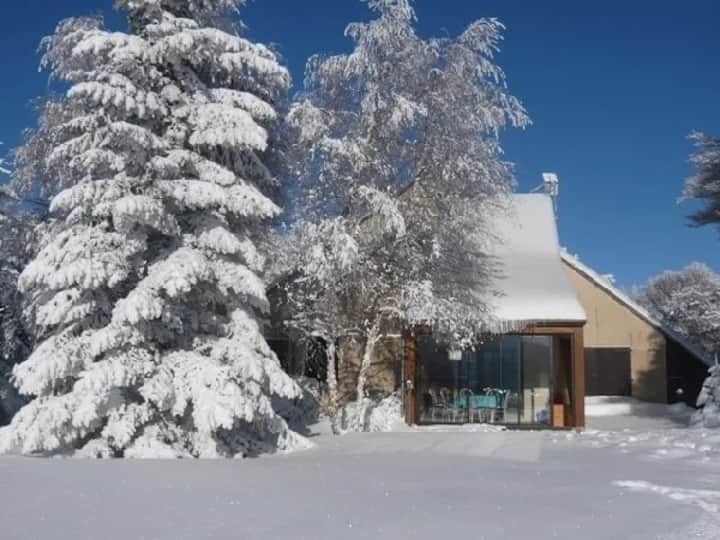 Grand Air, Feu De Bois Et L’aubrac Pour Vous - Laguiole