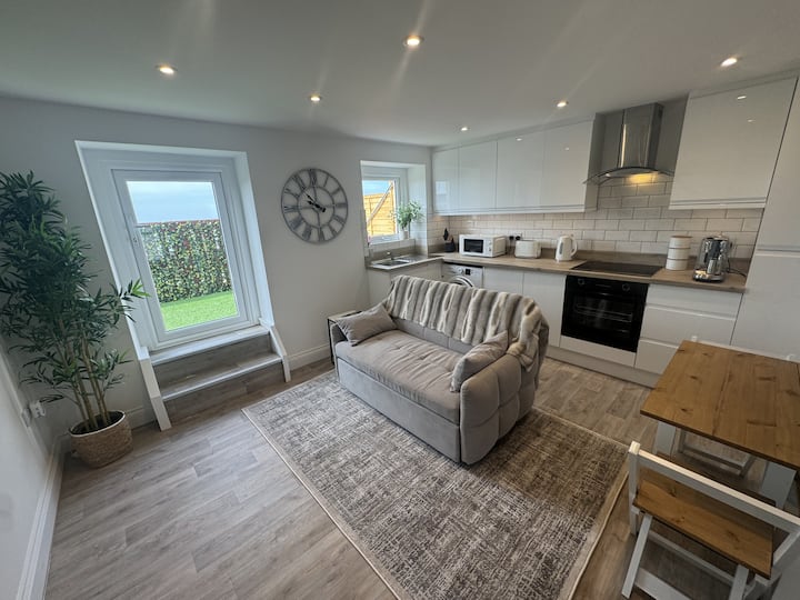 Penthouse Apt | Central | Near St Helier & Beach - Jersey